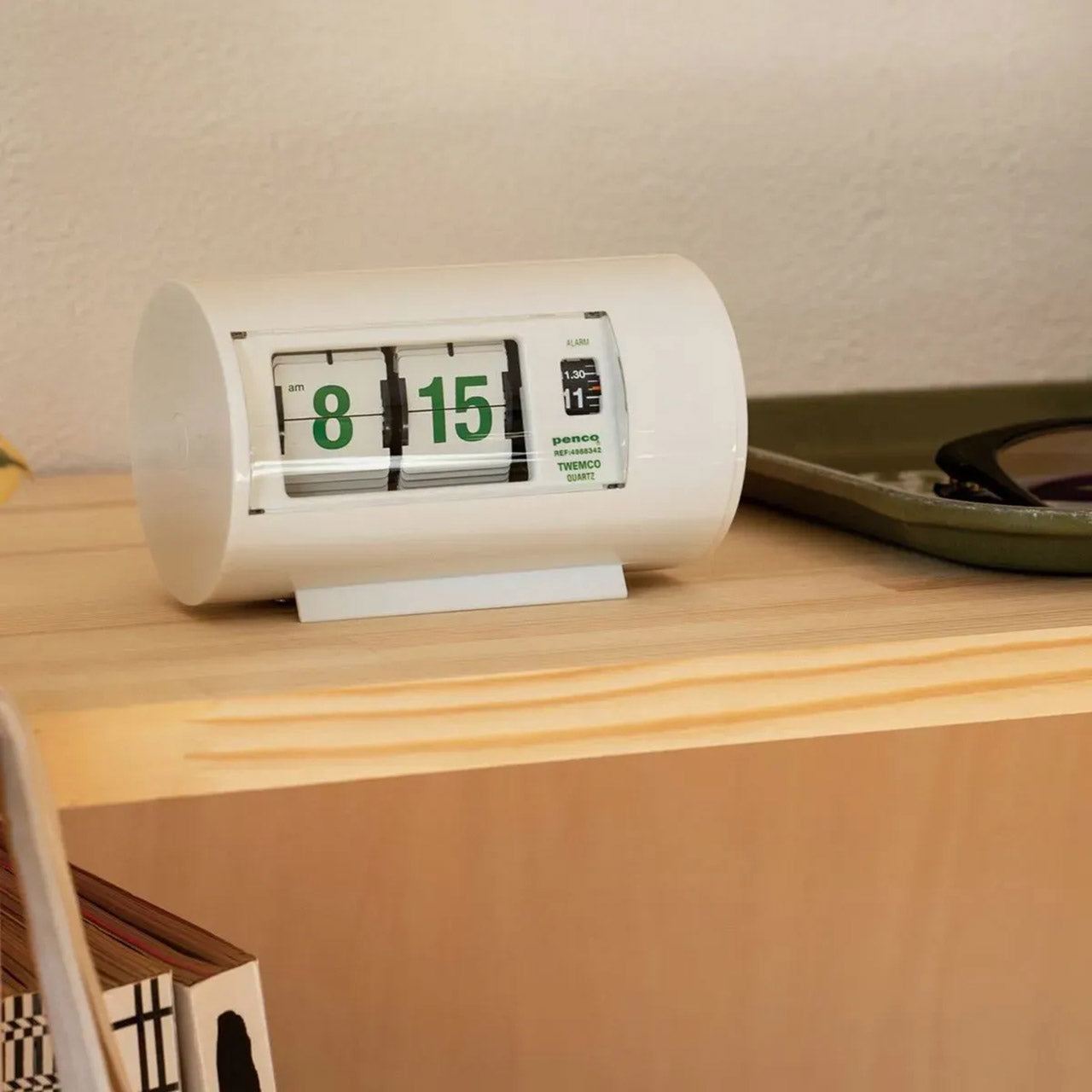 Penco Twemco Flip Desk Clock – Milligram